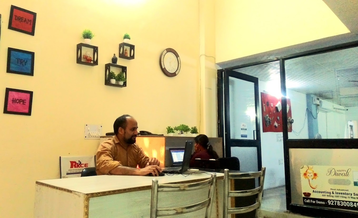 Real Kit of Computer Education - Best Computer Classes in kirari